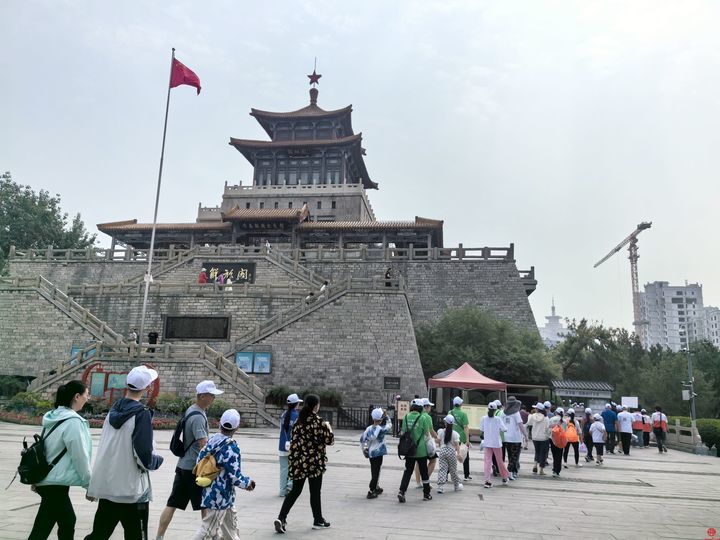 “牵着蜗牛去散步”济南举办心智障碍家庭公益健步走活动 - 记者直击 - 舜网新闻